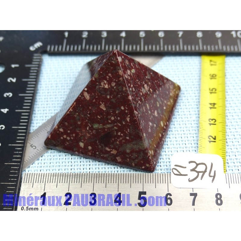 Porphyre Impérial en pyramide - Pierre d'honneur et de rigueur.